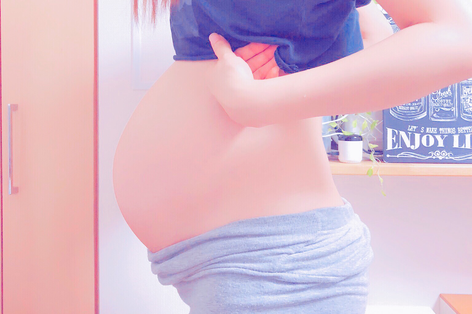 臨月の足の付け根の胎動 [37w6d]｜ベビたす